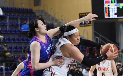 [포토]BNK썸 김한별, 내가 먼저! : ZUM 뉴스