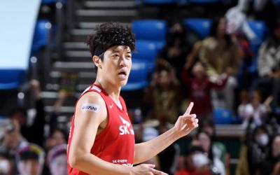 허일영 위닝샷 SK KGC 꺾고 3연승, KCC는 삼성 제압 : ZUM 뉴스