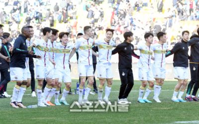 [포토]무패 행진 이어가는 대전 : ZUM 뉴스