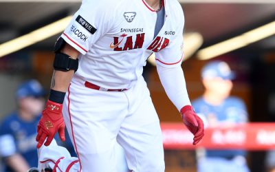 [포토]2타점 적시타 치는 SSG 추신수 : ZUM 뉴스