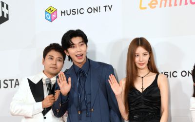 [포토] 임영웅, TMA MC 전현무-서현과 : ZUM 뉴스