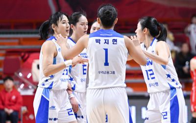 김단비 23점+박지현 20리바운드, 우리은행 BNK 제압 : ZUM 뉴스
