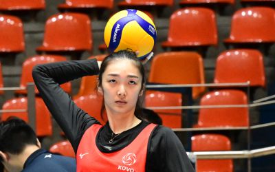 활짝 웃은 페퍼저축은행, 1순위로 ‘196cm 미들블로커’ 장 위 호명 [SS현장] : ZUM 뉴스