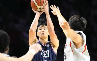 ‘디펜딩 챔피언’ KCC, KT 꺾고 개막전 승리…‘KBL 컵대회 우승’ DB도 삼성에 88-83 기선제압 : ZUM 뉴스