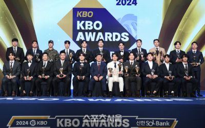 [포토] KBO 시상식, 영광의 수상자들 : ZUM 뉴스
