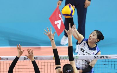 [포토]IBK기업은행 육서영, 과감하게! : ZUM 뉴스