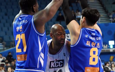 [포토]KCC 리온 윌리엄스, 막혔다... : ZUM 뉴스