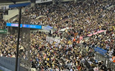 잠실 KIA-LG전 만원 관중…LG, KBO 최초 개막 6G 연속 매진 [SS잠실in] : ZUM 뉴스