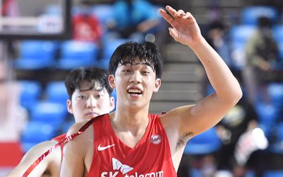'오재현 20득점' SK, KCC 꺾고 시즌 첫 연승 달성 : ZUM 뉴스