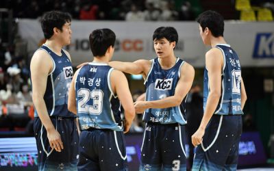 '이승현 더블-더블' KCC, 캐롯 꺾고 단독 5위…캐롯 5연패 : ZUM 뉴스