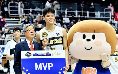 [ST포토] 하윤기, 올스타전 MVP : ZUM 뉴스
