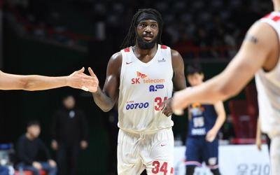'워니 36점' SK, KCC 추격 뿌리치고 9연승…전 구단 상대 승리 : ZUM 뉴스