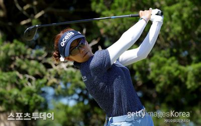 신지은, LPGA 숍라이트 클래식 2R 선두 도약…8년 만의 우승 도전 : ZUM 뉴스