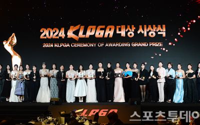 [ST포토] 2024 KLPGA 대상 시상식 : ZUM 뉴스