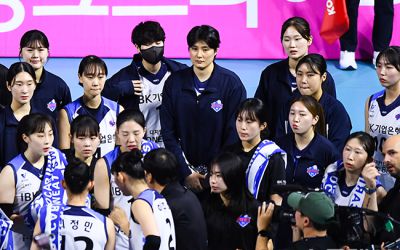 [ST포토] IBK기업은행 김희진, '빨리 뛰고 싶다' : ZUM 뉴스