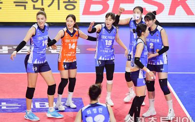 [ST포토] IBK기업은행, 도로공사 완파 : ZUM 뉴스