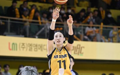 '강이슬+송윤하 41점 합작' KB, 선두 BNK꺾고 연패 탈출 : ZUM 뉴스