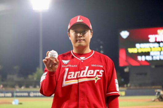 택시비 46만원 전혀 아깝지 않네… 2G 3타점에 당찬 스윙, SSG 1루 경쟁 불 붙이나 : ZUM 뉴스