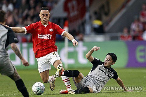 '새 시즌 5명' EPL 일본 바람 거세다…'네덜란드 평정' 스가와라, 승격팀과 4년 계약 : ZUM 뉴스