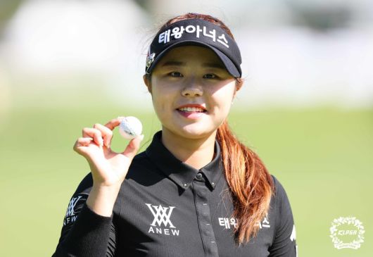 [KLPGA] 유지나, 50일 만에 또 홀인원 행운...WEMIX 챔피언십 대회 통산 1호 : ZUM 뉴스