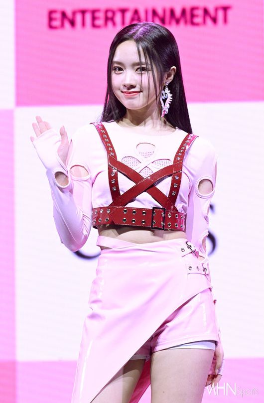 [mhn포토] 유니스 엘리시아 '유니버스티켓 1위로 데뷔' : ZUM 뉴스