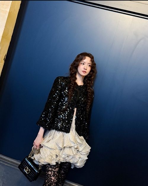 “얼마나 예쁘길래” 윤아, 170cm 황금 비율…48kg 블랙 드레스 자태 ‘완벽’ : ZUM 뉴스