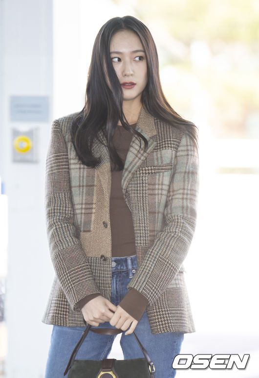 [사진]크리스탈,'남다른 분위기' : ZUM 뉴스