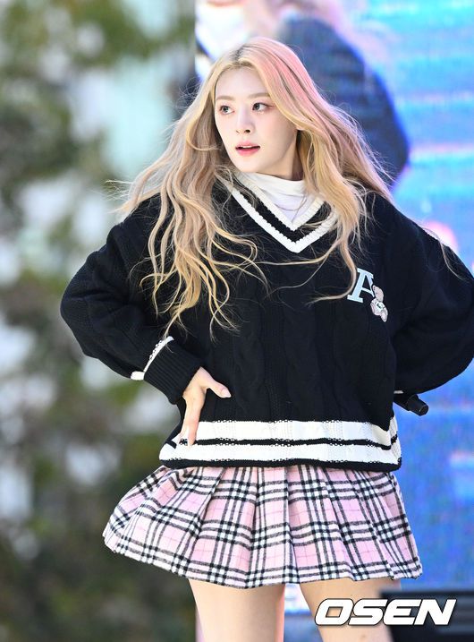 [사진]스테이씨 세은 가을밤 밝히는 비주얼 Zum 뉴스