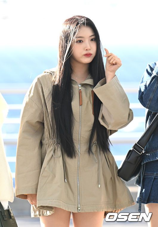 [사진]엔믹스 지우,'시크미 넘치는 하트' : ZUM 뉴스