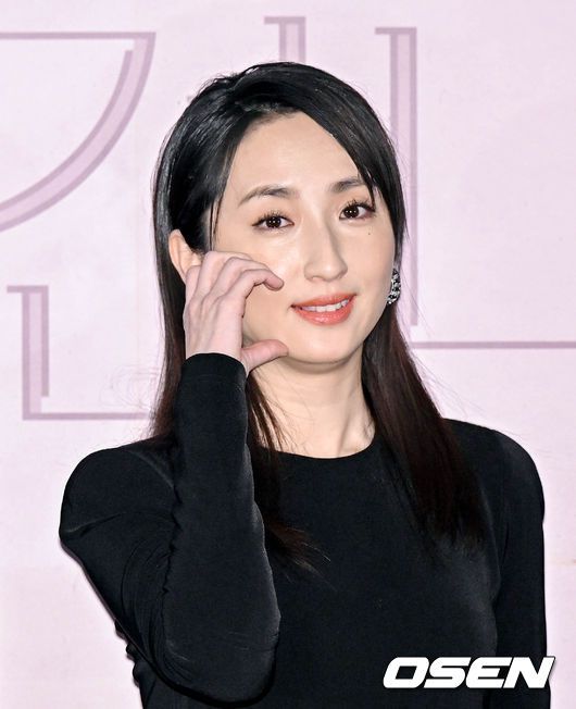 [사진]가가연, '달콤한 볼하트' : ZUM 뉴스