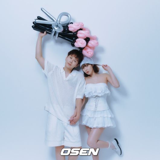 [단독] '10월 결혼' 현아♥용준형, 손 꼭잡은 웨딩화보 최초 공개(종합) : ZUM 뉴스