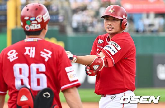 ‘2:0→4:1→4:8→7:9→11:9’ 5강 희망 보인다. SSG, 삼성에 짜릿한 역전승...이지영 결승타 [인천 리뷰] : ZUM 뉴스