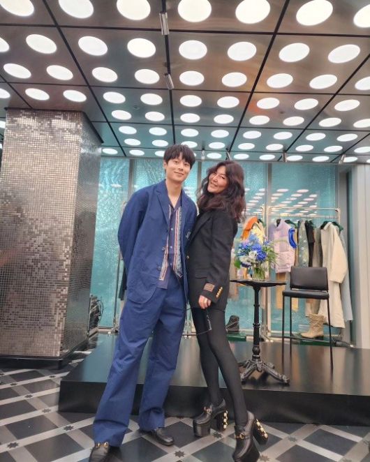 '14kg 감량' 한혜연, 아찔한 킬힐 패션..각선미 美쳤다 : ZUM 뉴스