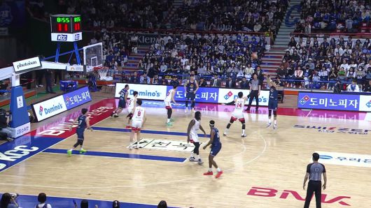 KCC, SK에 3연승으로 4강 PO 진출 : ZUM 뉴스