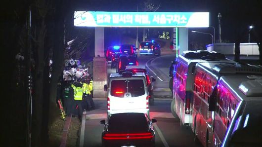 [속보] 윤석열 대통령, 서울구치소 도착 : ZUM 뉴스