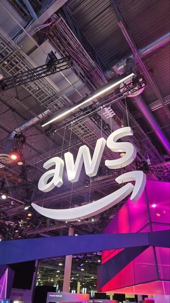 '하하하' 웃은 AWS "원하는 것 얻을 수 있을까?" : ZUM 뉴스