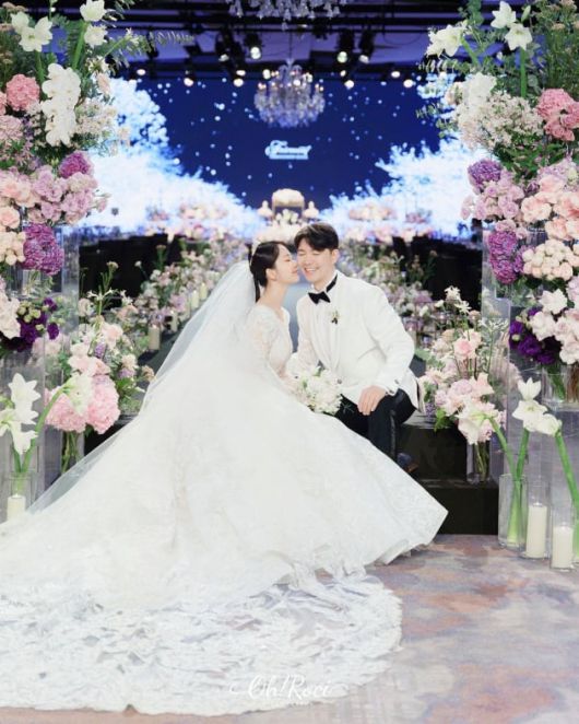 박수홍 ♥23살 연하 김다예와 5성급호텔 결혼식 공개…볼 뽀뽀 꿀 눈빛 Zum 뉴스