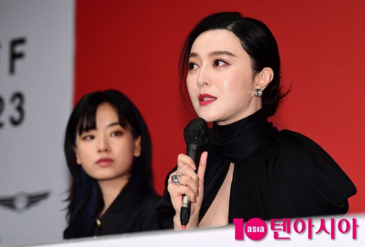 [종합] 탈세 논란 그 후…판빙빙, 이주영에 "사랑해요" 외치며 韓 활동 박차 [28th BIFF] : ZUM 뉴스