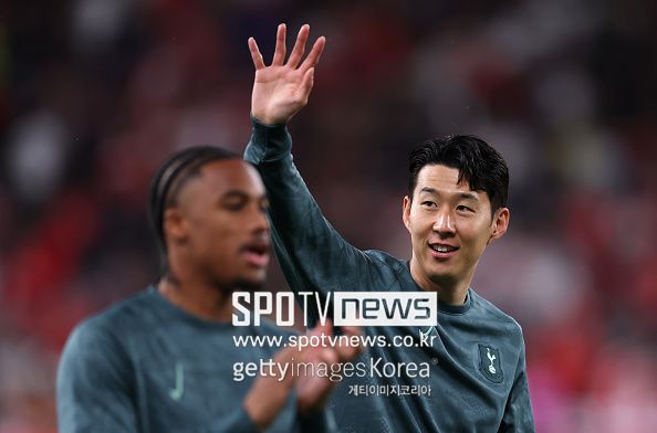 ‘고생했어’ ‘굿바이’ 손흥민, EPL 최종전 끝나고 라커룸에 작별인사…‘英 토트넘 전문매체’ 확인 “관계자들은 토트넘과 작별 확신” : zum 뉴스