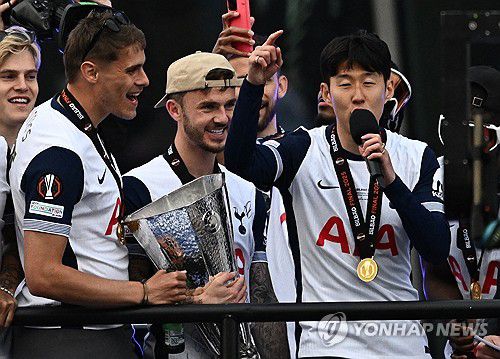 韓 축구의 쾌거! 손흥민 초대형 경사!…사우디 이적 NO, UCL 뛴다 "토트넘, SON 영입 제안 거절한다" : zum 뉴스