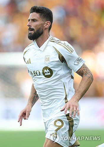 손흥민 파격 결단! 연봉 480억 포기한다?…"LA FC, 엄청난 거래 진행 중"→"SON도 MLS 진출 관심" 토트넘 1티어 폭로 : zum 뉴스