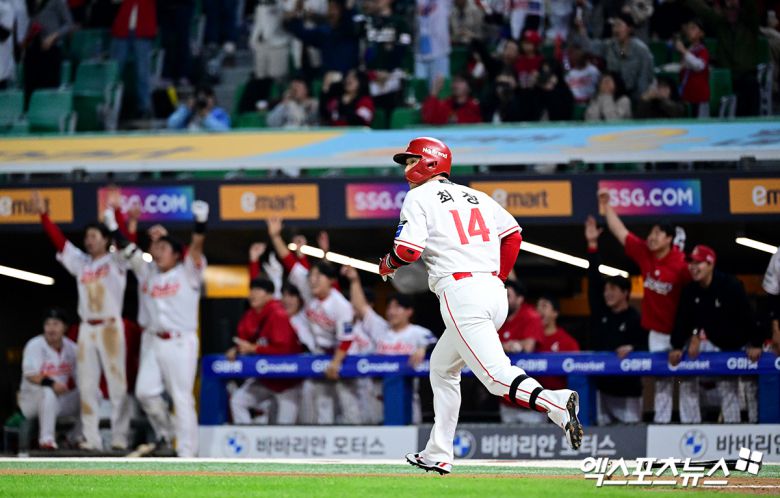 700만 관중+최정 500홈런+폰세 18K...전반기에 어떤 기록 쏟아졌나 : zum 뉴스