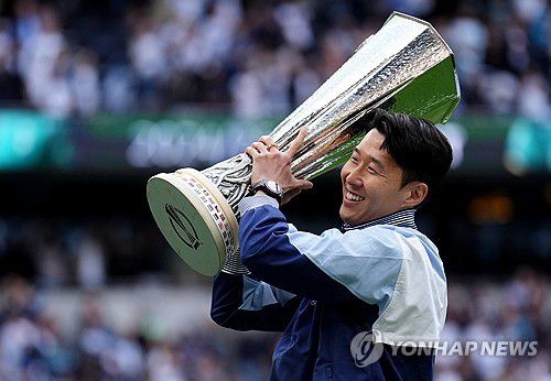 "손흥민 달라" LA FC, 토트넘에 오퍼→BBC급 매체 속보 터졌다…"SON, 10년 만에 EPL 떠날까" : zum 뉴스