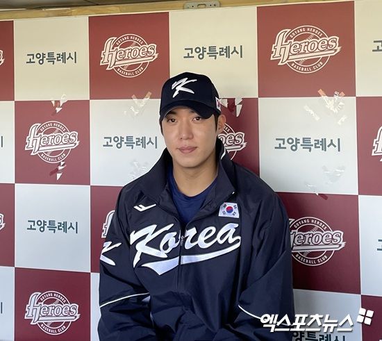 이제 '공인구 적응' 핑계는 없다…고양에 '2026 WBC 공인구' 전격 공수→투수조 훈련에 사용 전망 [고양 현장] : zum 뉴스