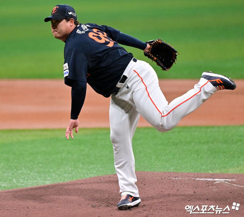 "류현진 또 와?" 대만이 벌벌 떤다…"ML 지배했던 타이완 킬러, 26 WBC 한국대표팀 합류 가능성" : zum 뉴스