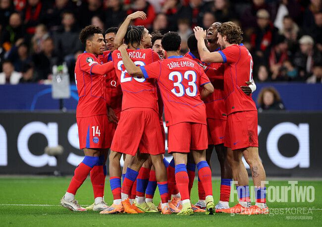 [ucl.review] '10명 대 10명'으로 맞서도 PSG는 최강이다, 레버쿠젠에 7-2 압승…'이강인 27분' : zum 뉴스