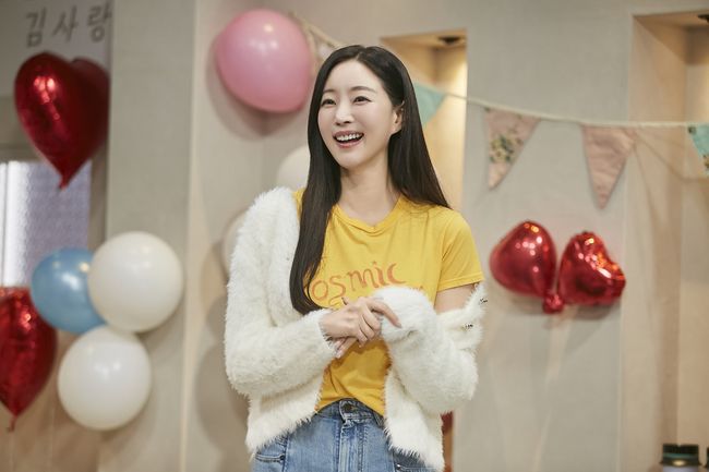 김사랑은 김사랑…20년 지나고, 4년 공백기에도 "군 부대 느낌" (SNL)[종합] : zum 뉴스