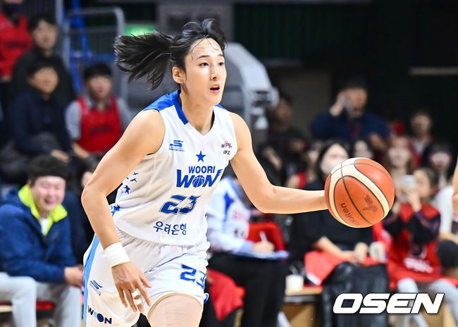 [공식발표] 우리은행 김단비, 4년 연속 연봉 총액 1위 : ZUM 뉴스