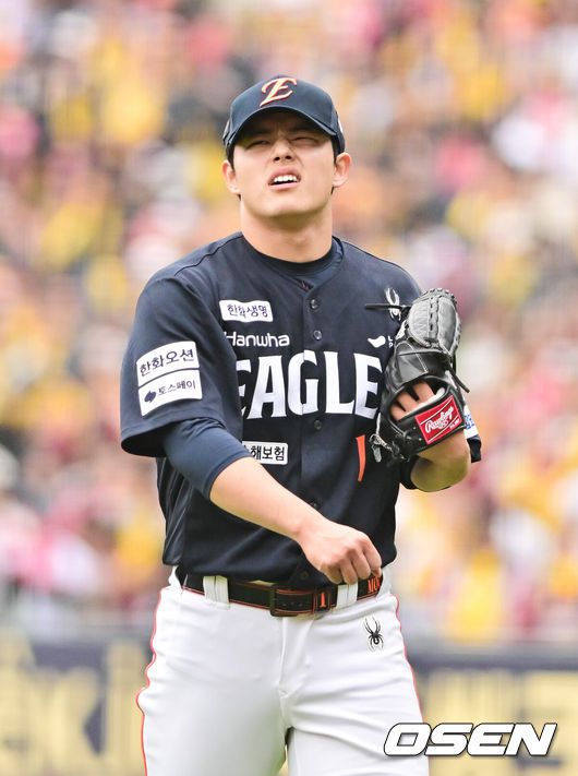 '162km→157km→154km' 삼성 셧아웃 압도했던 문동주 어디 갔나…LG에 5회도 못 버티고 강판됐다[KS1] : zum 뉴스