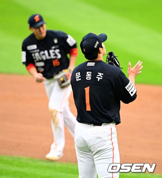 '162km→157km→154km' 삼성 셧아웃 압도했던 문동주 어디 갔나…LG에 5회도 못 버티고 강판됐다[KS1] : zum 뉴스